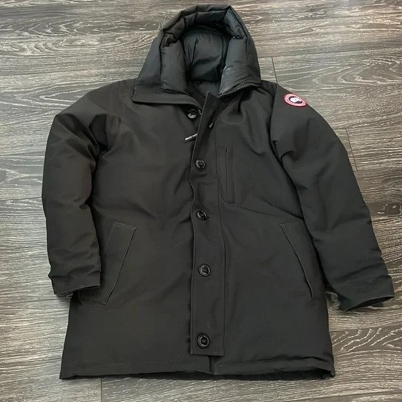 Luxury: Canada Goose, Anna Sui, Dries Van Noten & More Posh Party on ...